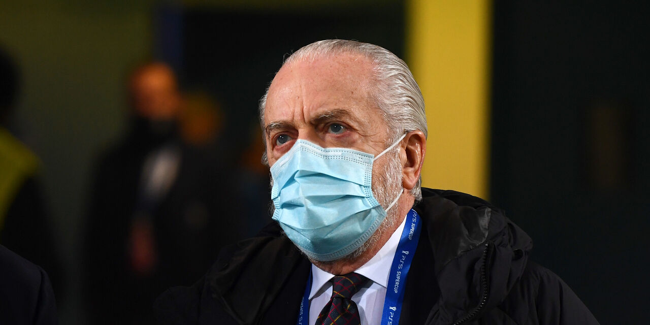 Napoli, De Laurentiis sui suoi big: "Mettere moneta, vedere cammello"