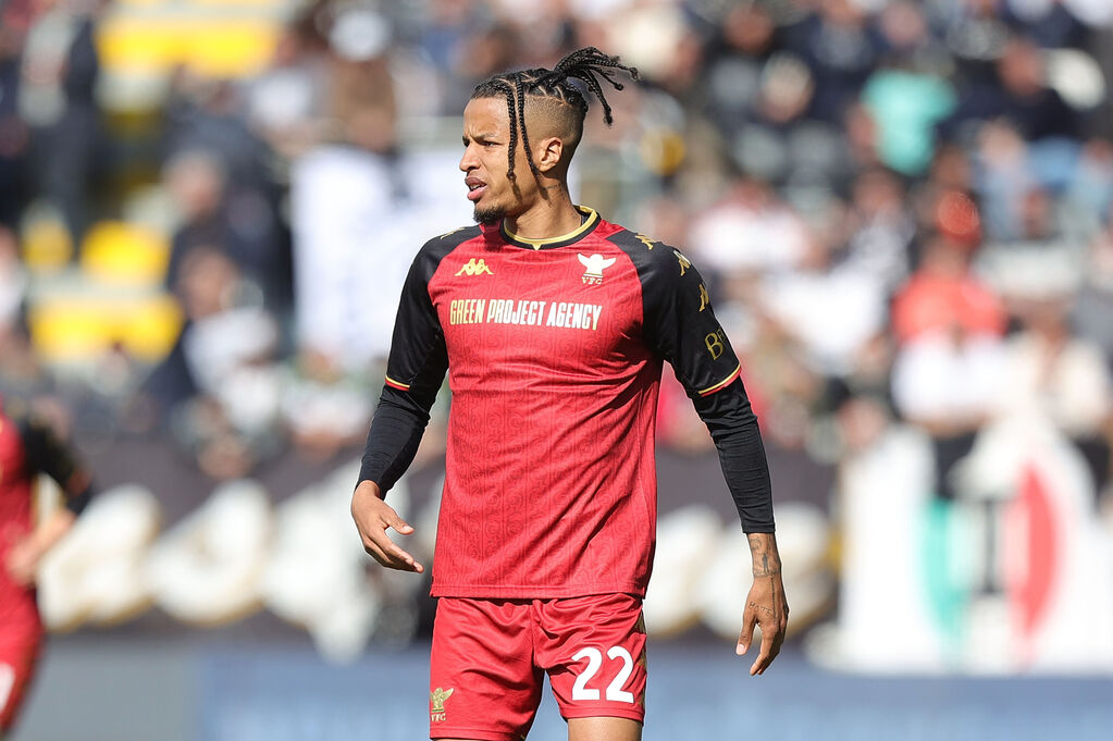 Venezia, infortunio per Ebuehi: le sue condizioni